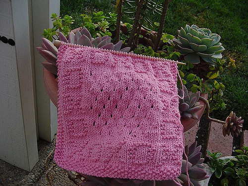 Ravelry: X's and O's Dishcloth pattern by Rachel van Schie