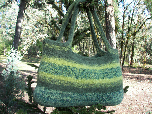 Ravelry: Go Green Shopping Bag pattern by Kristi Holaas