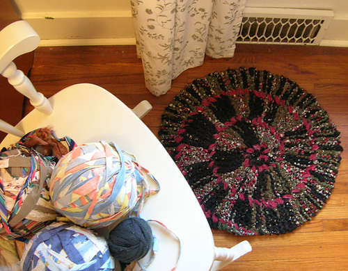 Ravelry: Dizzy Rug pattern by Kay Gardiner and Ann Shayne