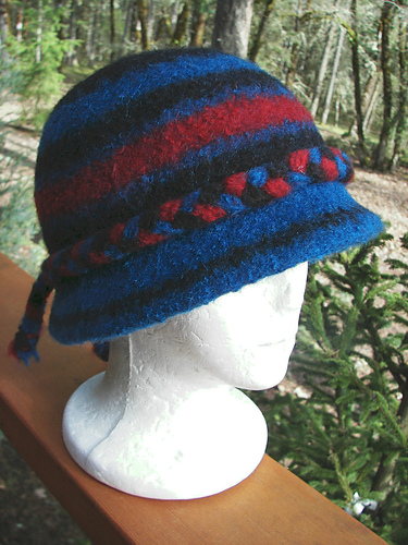 Ravelry: Striped Kloche' Hat pattern by Kristi Holaas