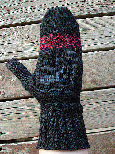 Ravelry: Top-Down Endpaper Mittens pattern by Sarah Wehner