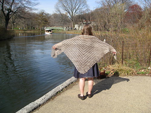 Ravelry: Shoulder Shawl in Syrian Pattern pattern by Jane Sowerby