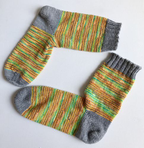 Ravelry: Pushmi-Pullyu Socks pattern by Jessie Ksanznak