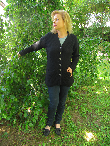 Ravelry: Slanted Pockets pattern by Hinterm Stein