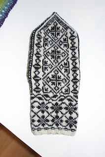 Ravelry: Vott fra Selbu (page 252) pattern by Heidi Fossnes