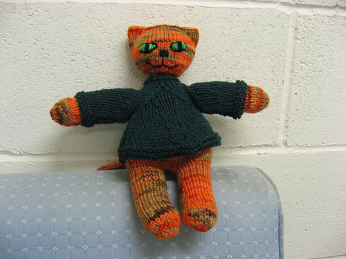 Ravelry: Sweater Cat pattern by Elizabeth Jarvis