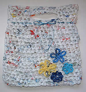 Ravelry: Plarn Flower Power Tote Bag pattern by Cindy RecycleCindy