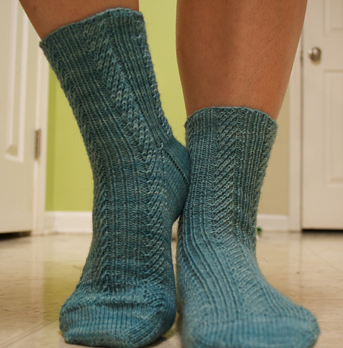 Ravelry: Diagonal Rib Socks pattern by Ann Budd