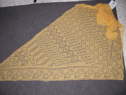 Ravelry: Sari Lace Triangle pattern by Sylvie Beez