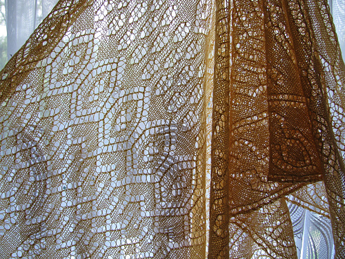 Ravelry: Sari Lace Triangle pattern by Sylvie Beez