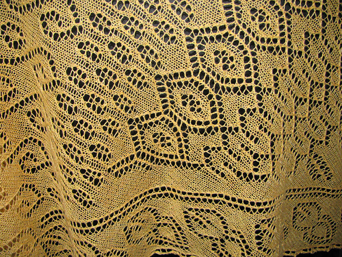 Ravelry: Sari Lace Triangle pattern by Sylvie Beez