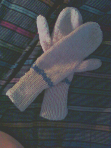 Ravelry: Basic Two-Needle Mittens pattern by Spin a Yarn