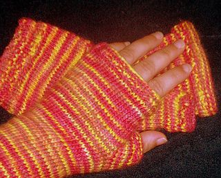 Ravelry: Simple Sevens Gauntlets pattern by Jessica Meredith
