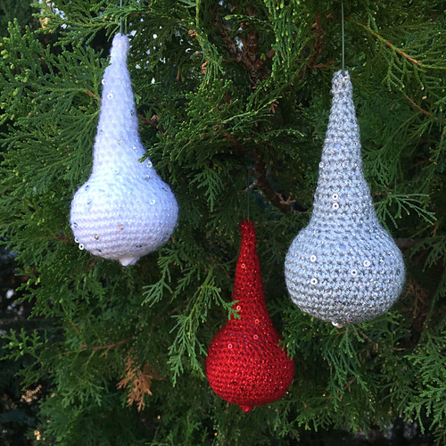 Ravelry: Teardrop Christmas Ornament pattern by Suvi Geary