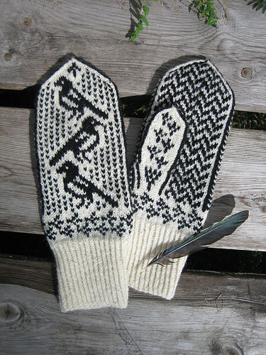 Ravelry: Magpie Mittens pattern by Marit Trudvang