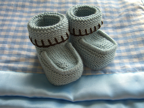 Ravelry: # 34 Booties with Blanket Stitch Detail pattern by Debbie Bliss