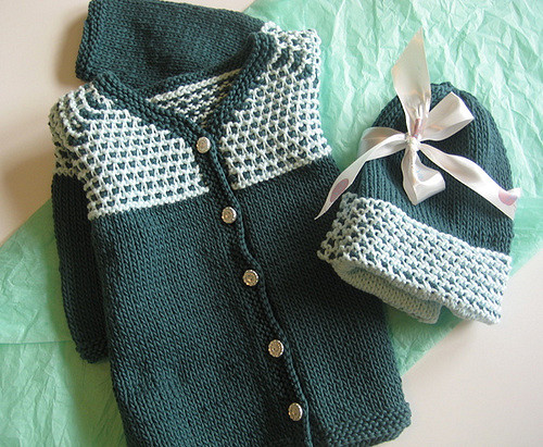 Ravelry: bumpy jacket & hat pattern by Fawn Pea