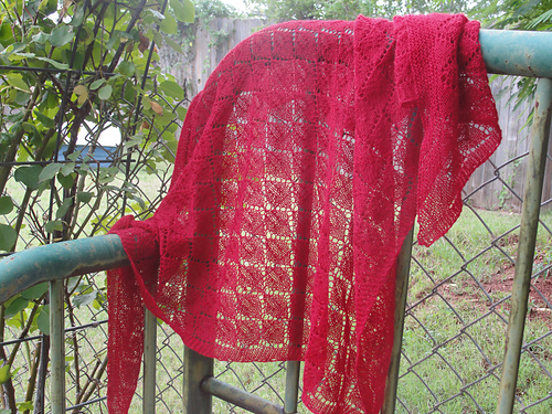 Ravelry: Shoulder Shawl in Cherry Leaf Pattern pattern by Jane Sowerby