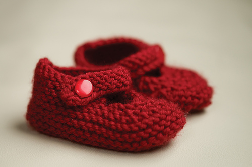 Ravelry: Ruby Slippers pattern by Hadley Fierlinger