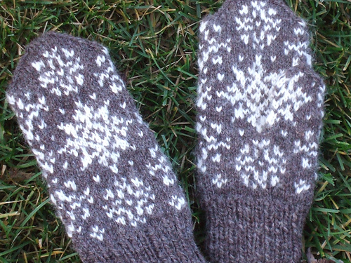 Ravelry: Snowflake Mittens pattern by Cindy Craft