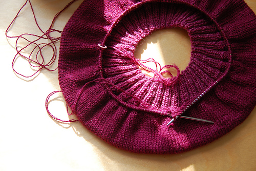 Ravelry: lightweight raspberry beret pattern by Laura Chau