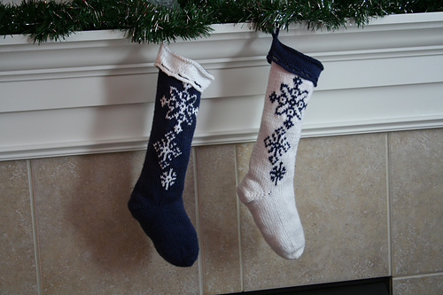 Ravelry: Drifting Snowflake Stocking pattern by Marinda Lariz