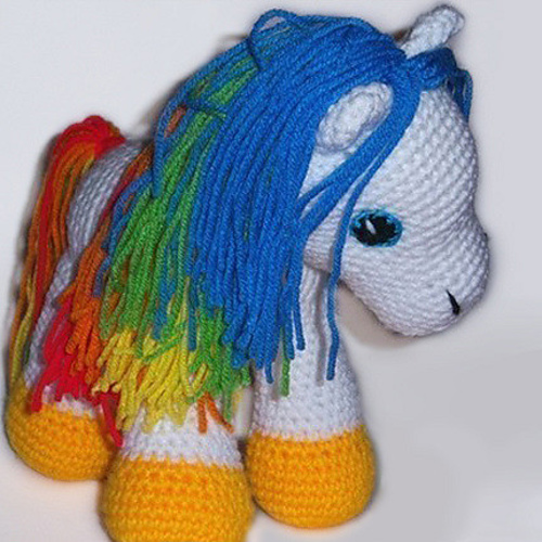 Ravelry: Rainbow Pony pattern by April Draven
