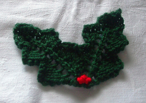 Ravelry: Knitted Holly Leaves pattern by Lesley Arnold-Hopkins