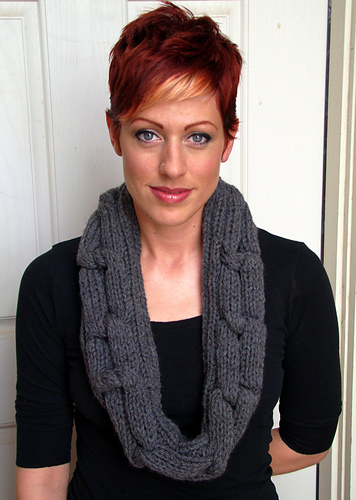Ravelry: Chain Gang (Eternity Scarf) pattern by Vickie Howell
