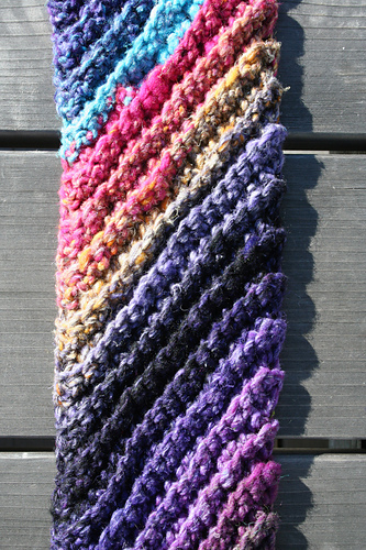 Ravelry: Bulky Ribbed Scarf/Cowl pattern by Alicia Bergin
