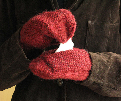 Ravelry: Sniffle Mitts pattern by Ellen Rodgers