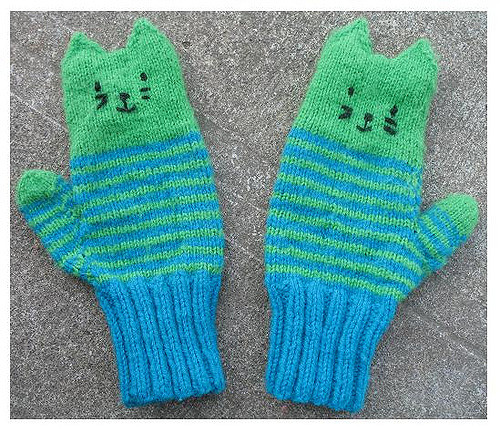 Ravelry: Kitten Mittens pattern by Alyssa Lynough