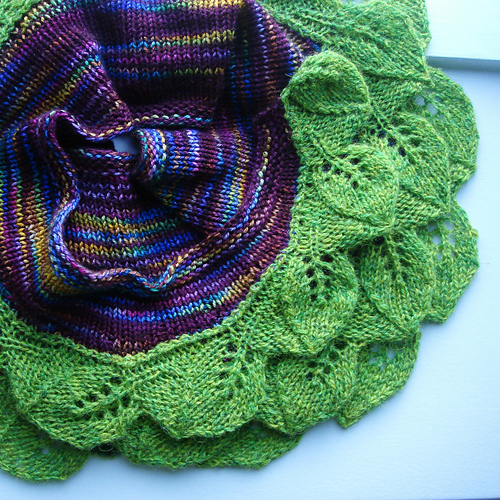 Ravelry: Cedar Leaf Shawlette pattern by Alana Dakos