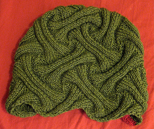 Ravelry: yarnover's Reversible ribbed-entrelac hat