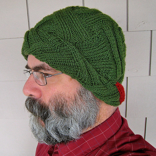 Ravelry: yarnover's Reversible ribbed-entrelac hat