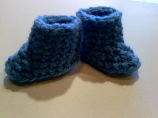 Ravelry: Baby Snug Boots pattern by Linda Cyr