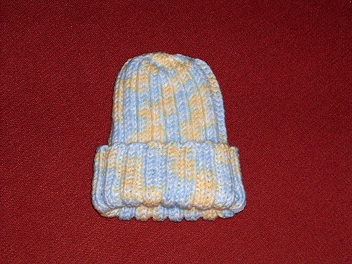 Ravelry: Stretchy Ribbed Newborn Hat - In the Round pattern by Sandy Davis