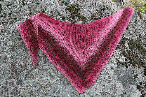 Ravelry: Traditional Icelandic Three Cornered Shawl pattern by Halldóra ...