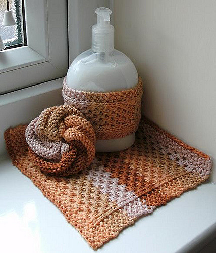 Ravelry: Lace Mesh Wash Cloth/Dish Cloth pattern by Selina Kyle