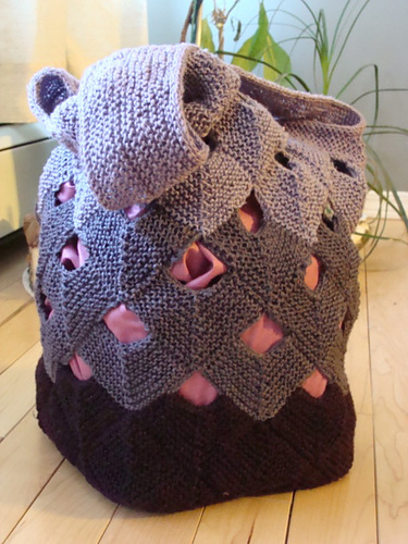 Ravelry: Net Duffel Bag pattern by Vivian Høxbro