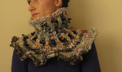Ravelry: Court Jester Cowl pattern by Tracy Hudson