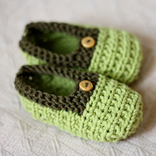 Ravelry: BABY SLIPPERS pattern by Julia Noskova