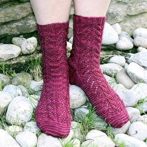 Ravelry: Cascading Leaves pattern by Jeanie Townsend