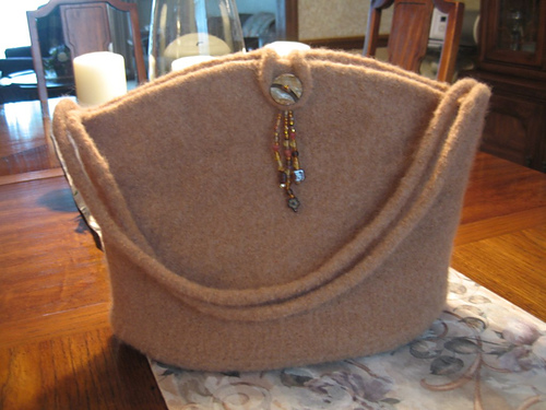 Ravelry: Oval Bottom Handbag pattern by Katie Nagorney and Ann Swanson