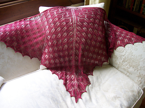 Ravelry: Salsa Roja Shawl pattern by Celia Ng