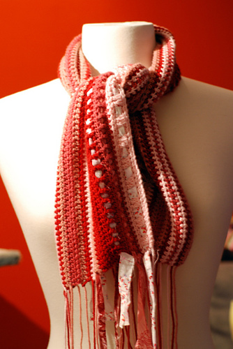 Ravelry: scrappy crochet weave scarf pattern by Nicole Vaughan