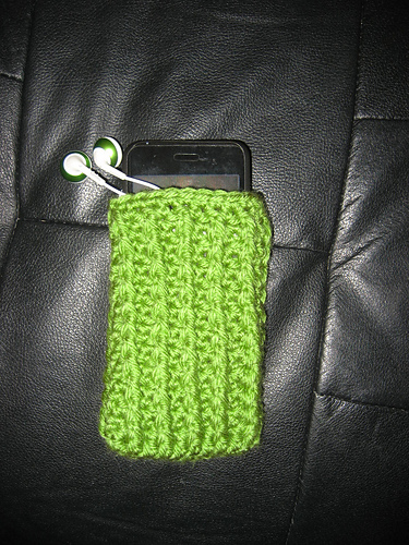 Ravelry: Ribbed iPod Touch/iPhone Sock (iPod cozy) pattern by Jenny Clayton