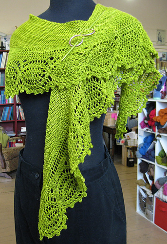 Ravelry: Amalia Shawl pattern by Katherine Matthews
