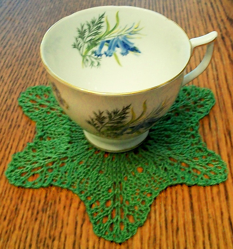 Ravelry: Rondeau Small Lace Doily pattern by Linda Browning