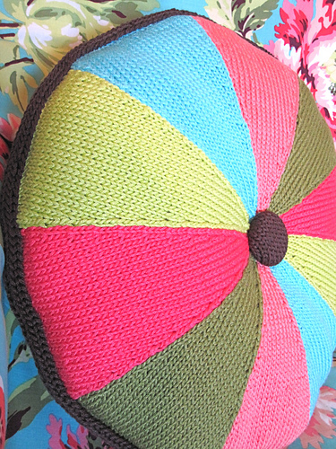 Ravelry: Bliss Circle Pillow pattern by Mimi Kezer